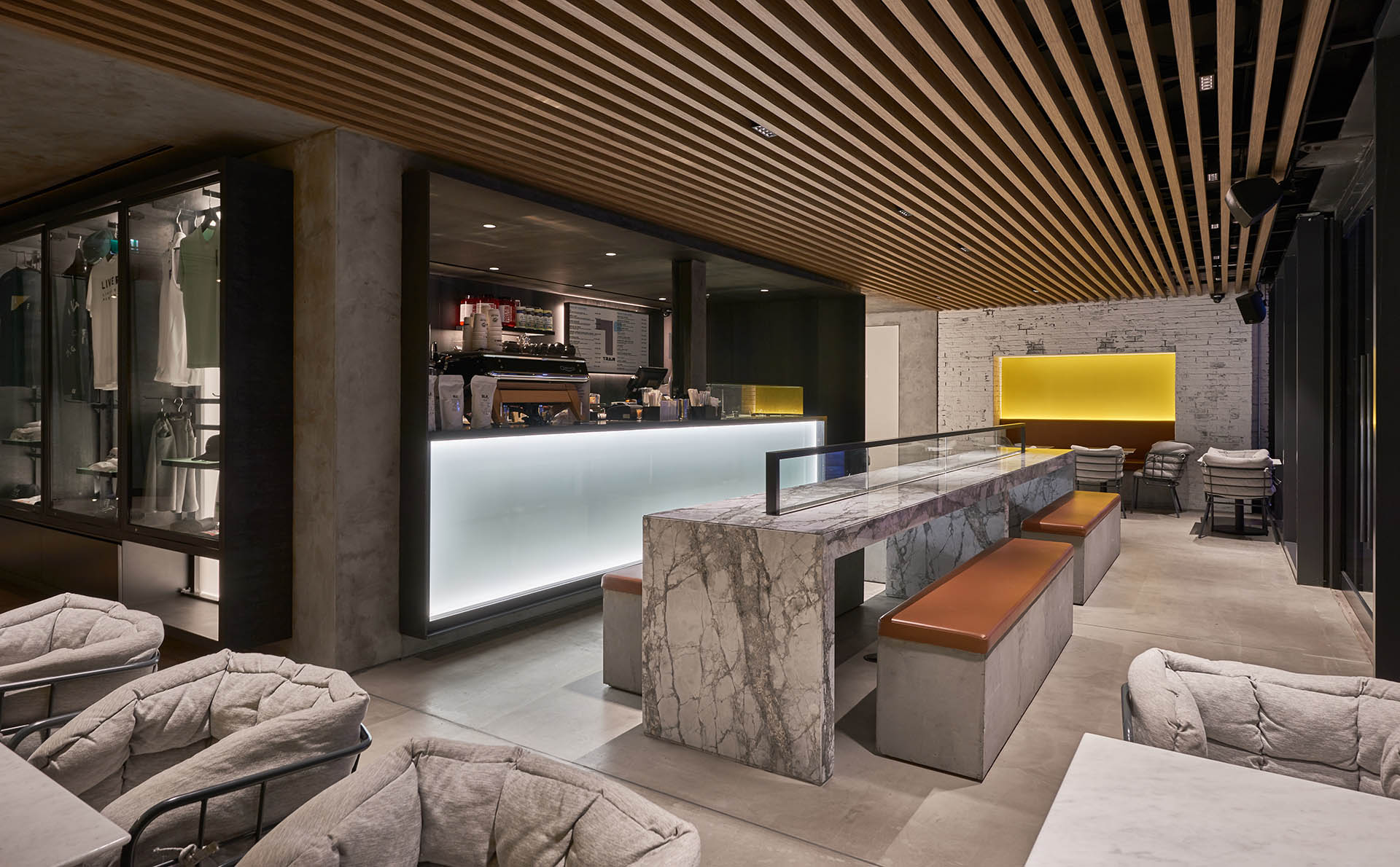 Train Beach Club – La Mer, Dubai – Zoluti